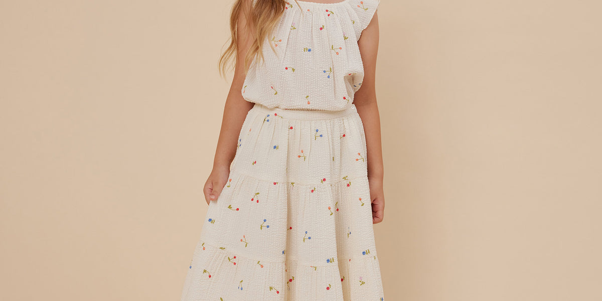 Cruise 2024 girl's look seersucker blouse and skirt • Bonpoint