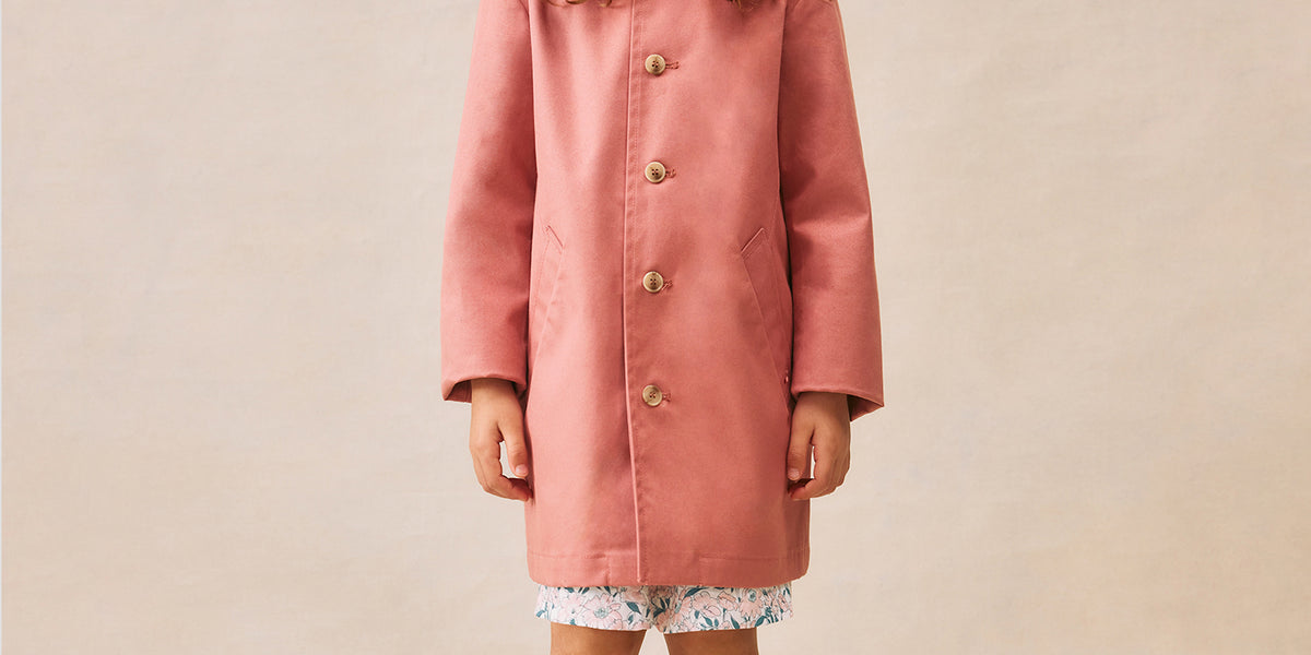 Mädchen-Sommerlook 2025 Rosa Mantel • Bonpoint